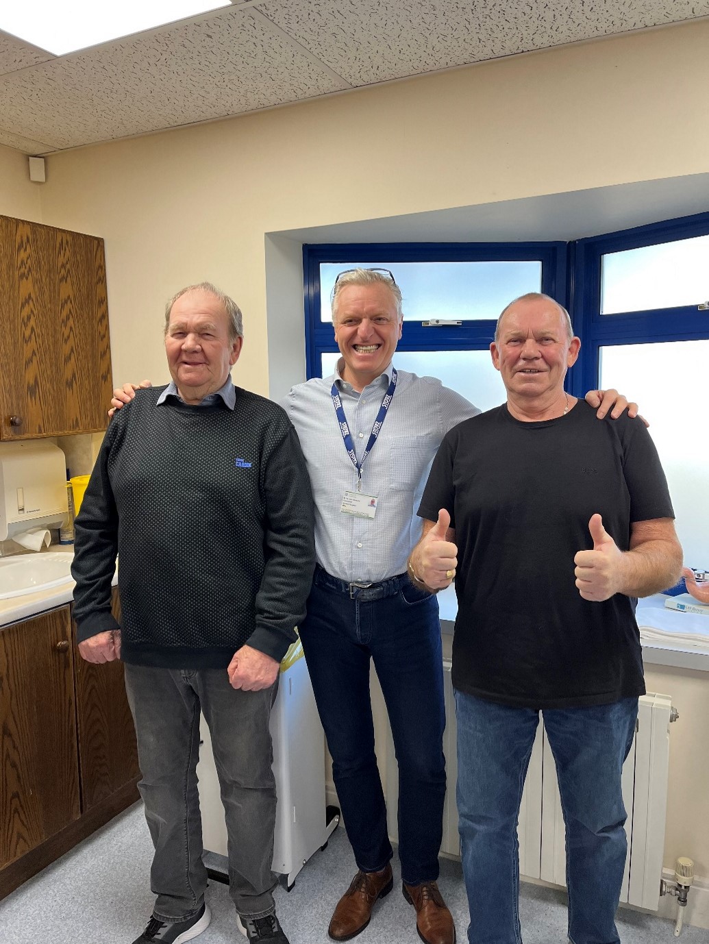 MSG treat two brothers fighting cancer together - MSG